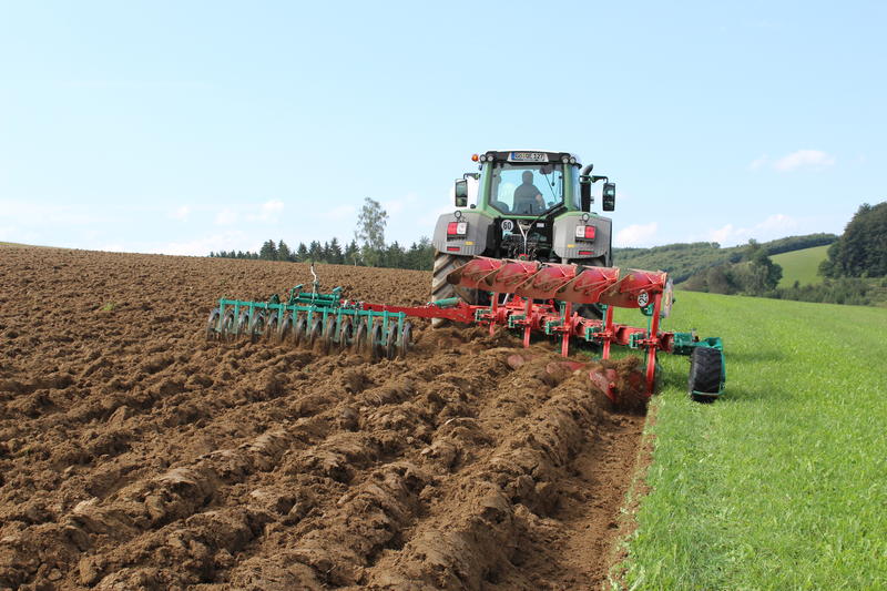 Kverneland EG 100/300 Ficha tecnica & Especificaciones (2016-2025 ...