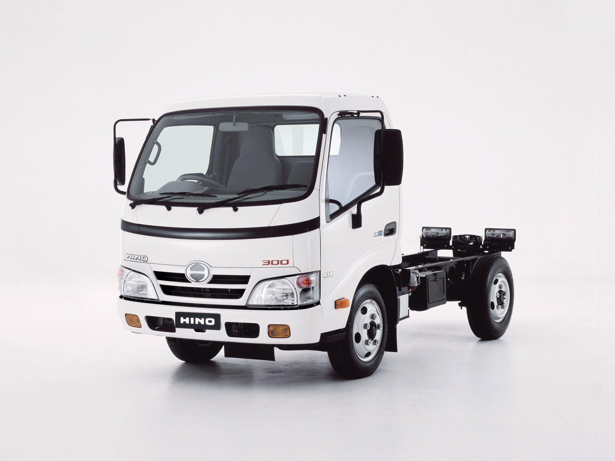 Hino 300 DUTRO PRO 4x2 Ficha tecnica & Especificaciones (2018-2024 ...