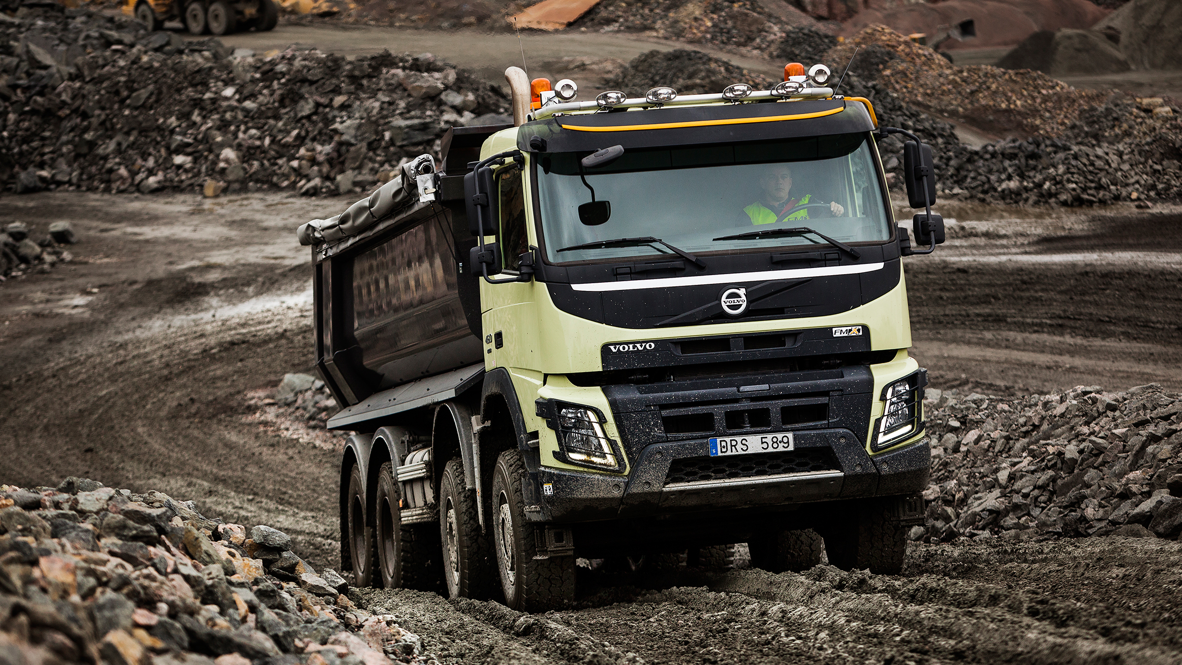Volvo Trucks FMX13.420 8x2 Rigid - Pusher Axle Tridem Ficha tecnica & Especificaciones (2019 ...