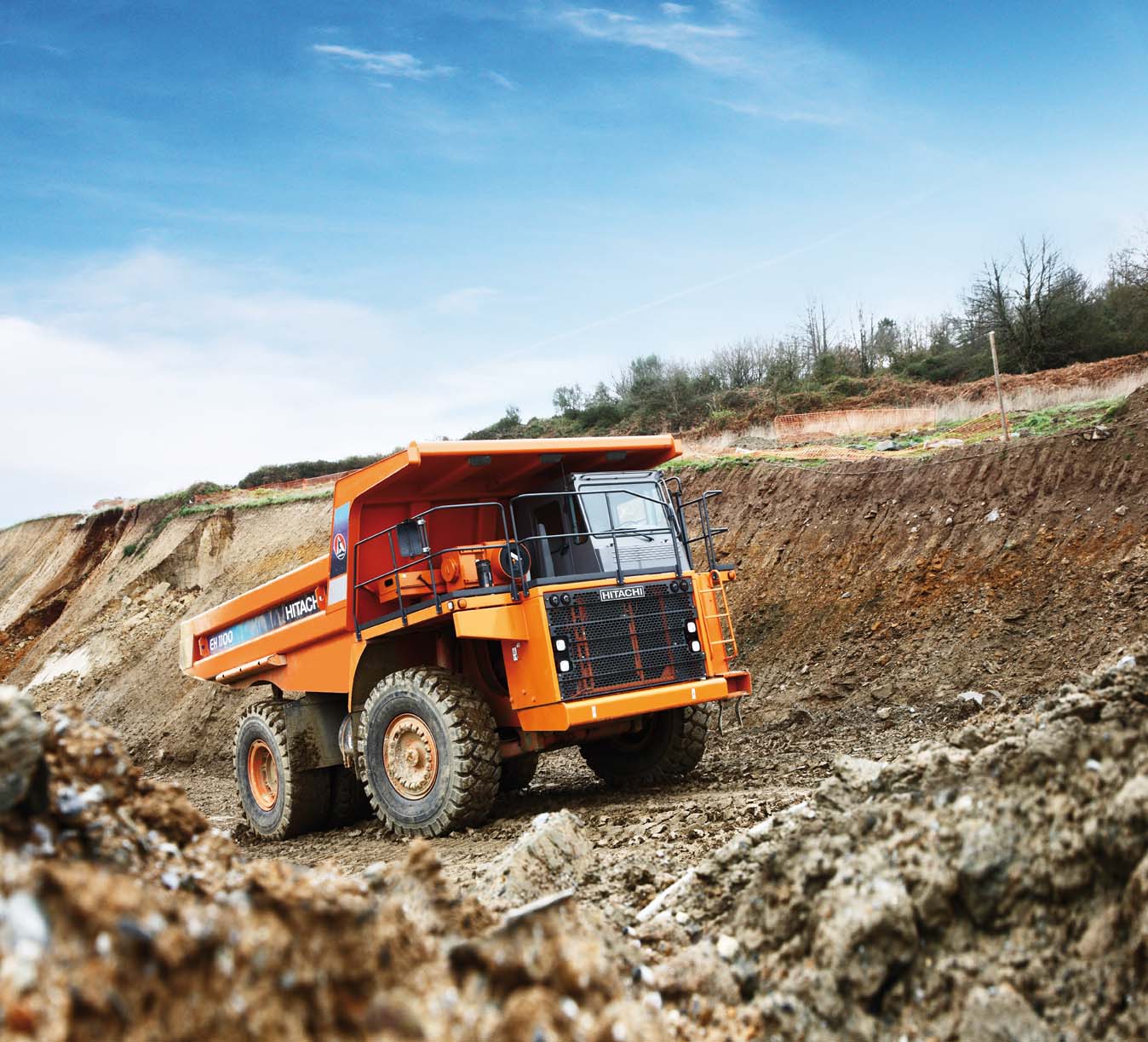 Hitachi EH 1100 Ficha tecnica & Especificaciones (2004-2008) | LECTURA ...