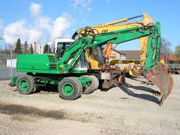 Fuchs 712 M/D Ficha tecnica & Especificaciones (1992-1995) | LECTURA Specs