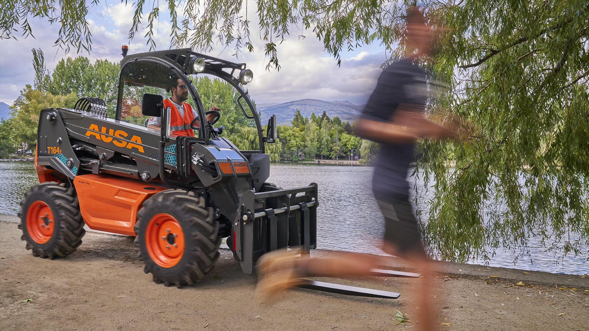 Ausa T 164 E X4 Ficha tecnica & Especificaciones (2022-2025) | LECTURA Specs