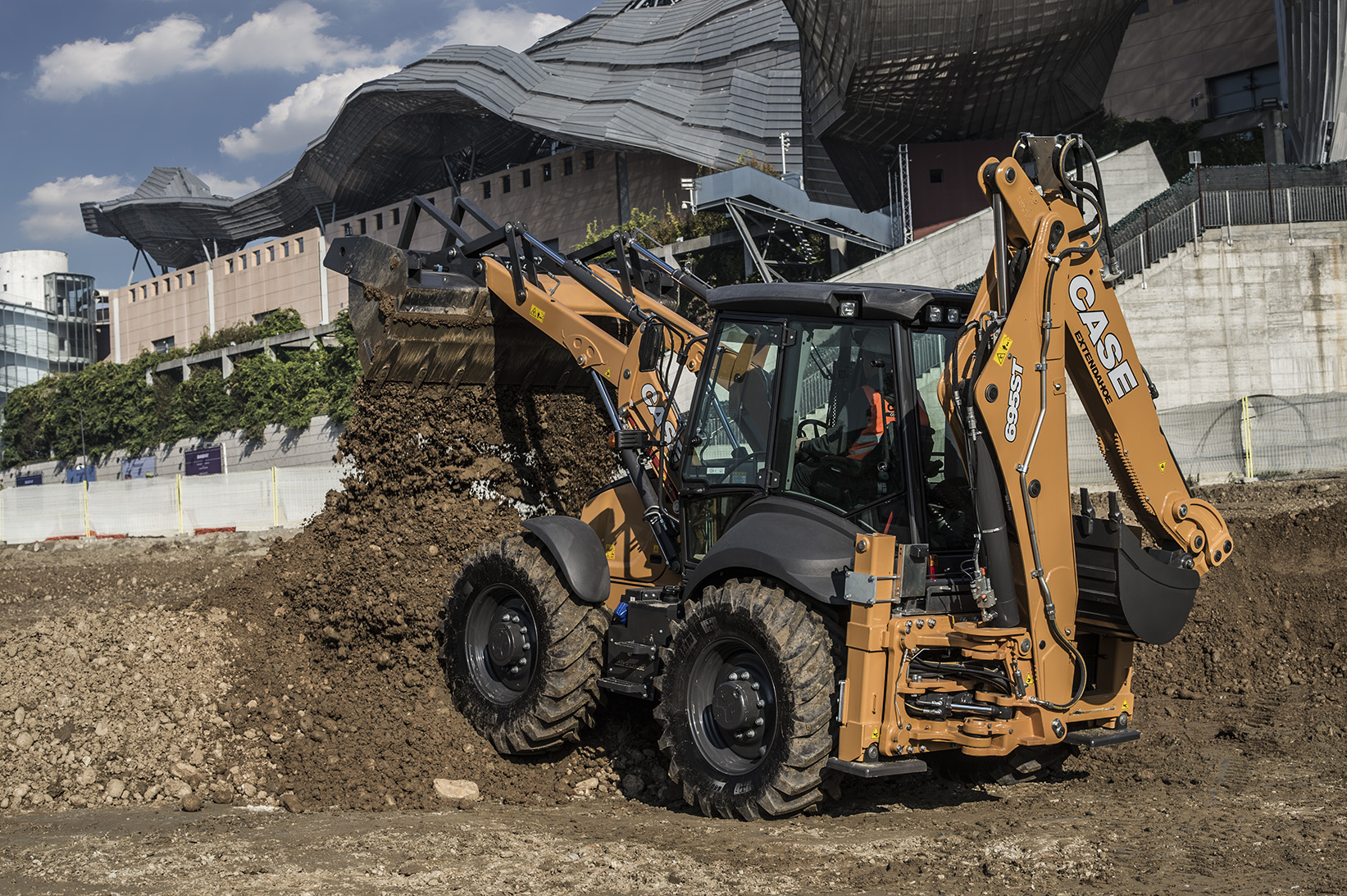 Case 695ST Ficha tecnica & Especificaciones (2017-2021) | LECTURA Specs