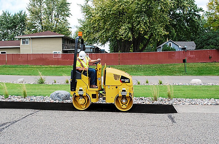 Caterpillar CB1.7 Ficha tecnica & Especificaciones (2019-2025 ...