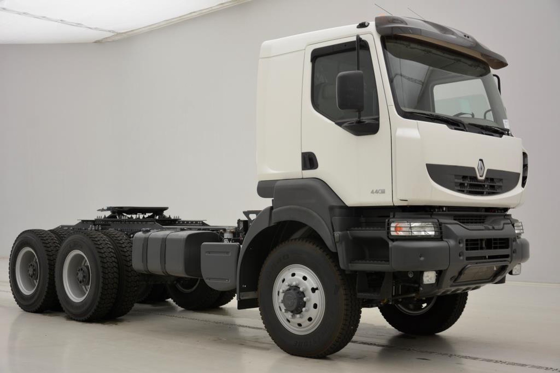 Renault K T6X6 MEDIUM 11L E6 Ficha tecnica & Especificaciones (2022 ...