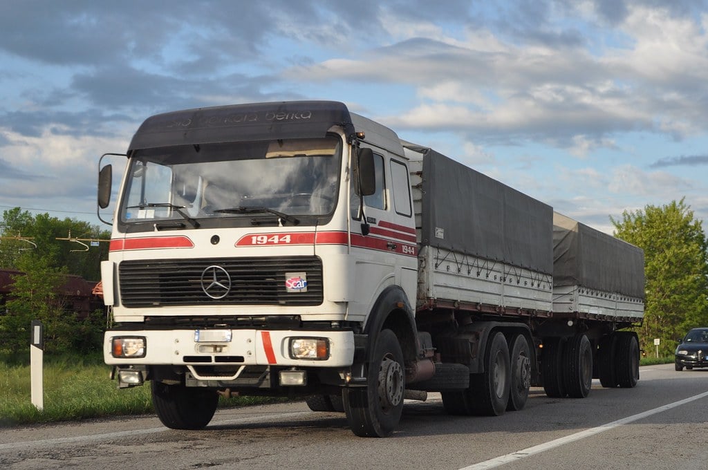 Mercedes-Benz SK 1944 LS Ficha tecnica & Especificaciones (1992-1998 ...