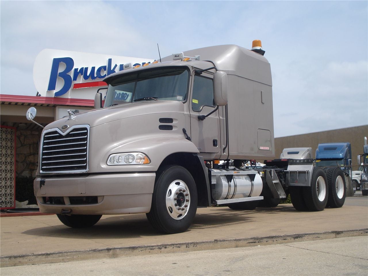 Mack VISION CA65 Conventional CXN603 AC-460P ASET 6x4 Ficha tecnica ...